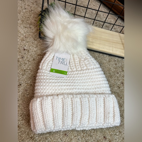 Time and Tru | Accessories | Nwt Ladies Fuzzy Hat | Poshmark